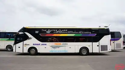 Pesan tiket bus Sinar Jaya secara online dari dan ke Jakarta di redBus